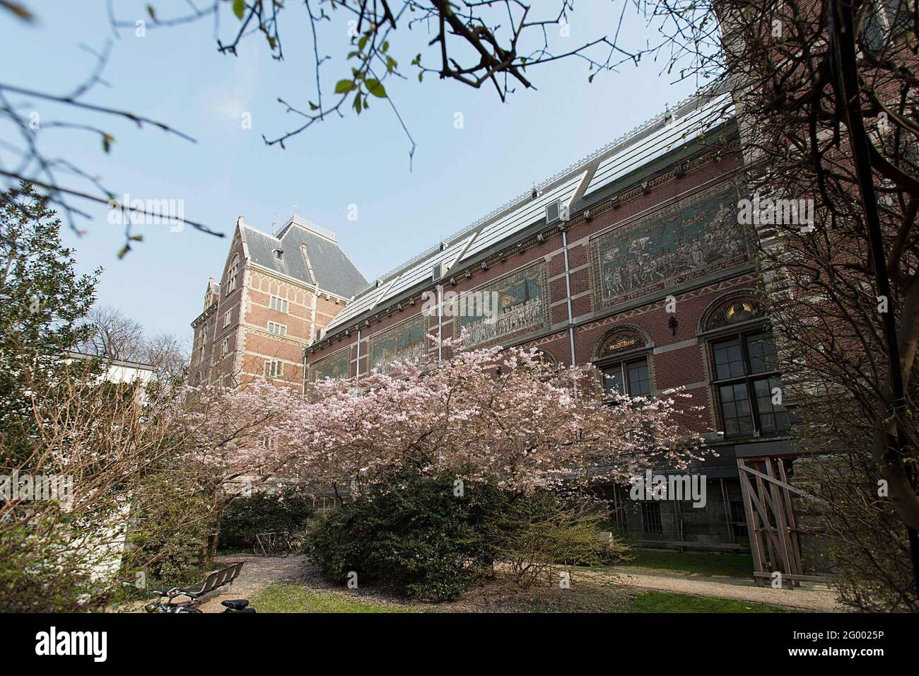 Western facade and garden; Exterior Rijksmuseum March 2007 Stock Photo ...