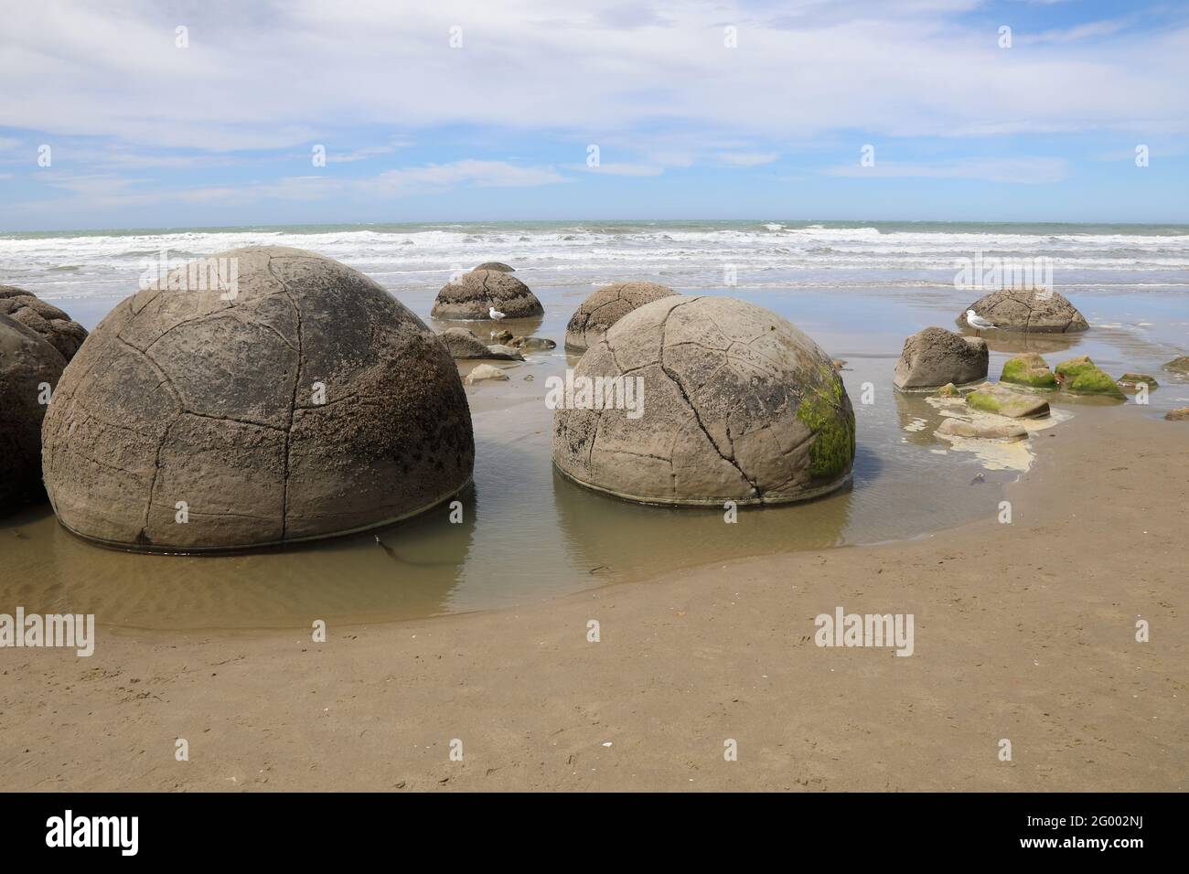Moeraki Boulders / Moeraki Boulders Stock Photo - Alamy