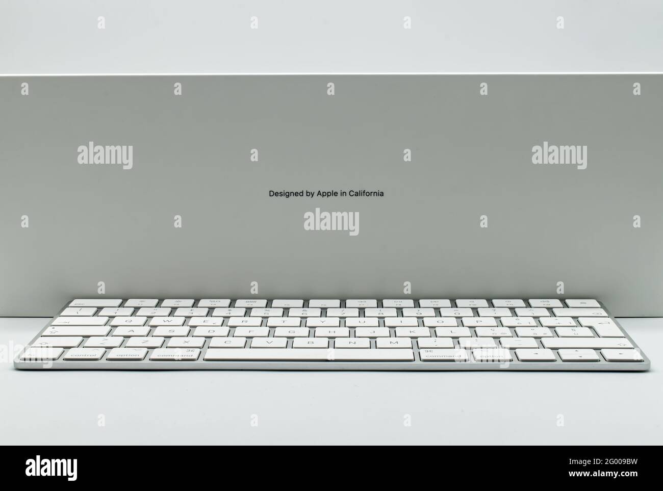 Iphone 12 keyboard hi-res stock photography and images - Alamy