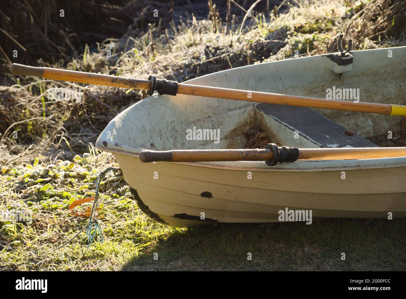 Small fiberglass boat hi-res stock photography and images - Alamy