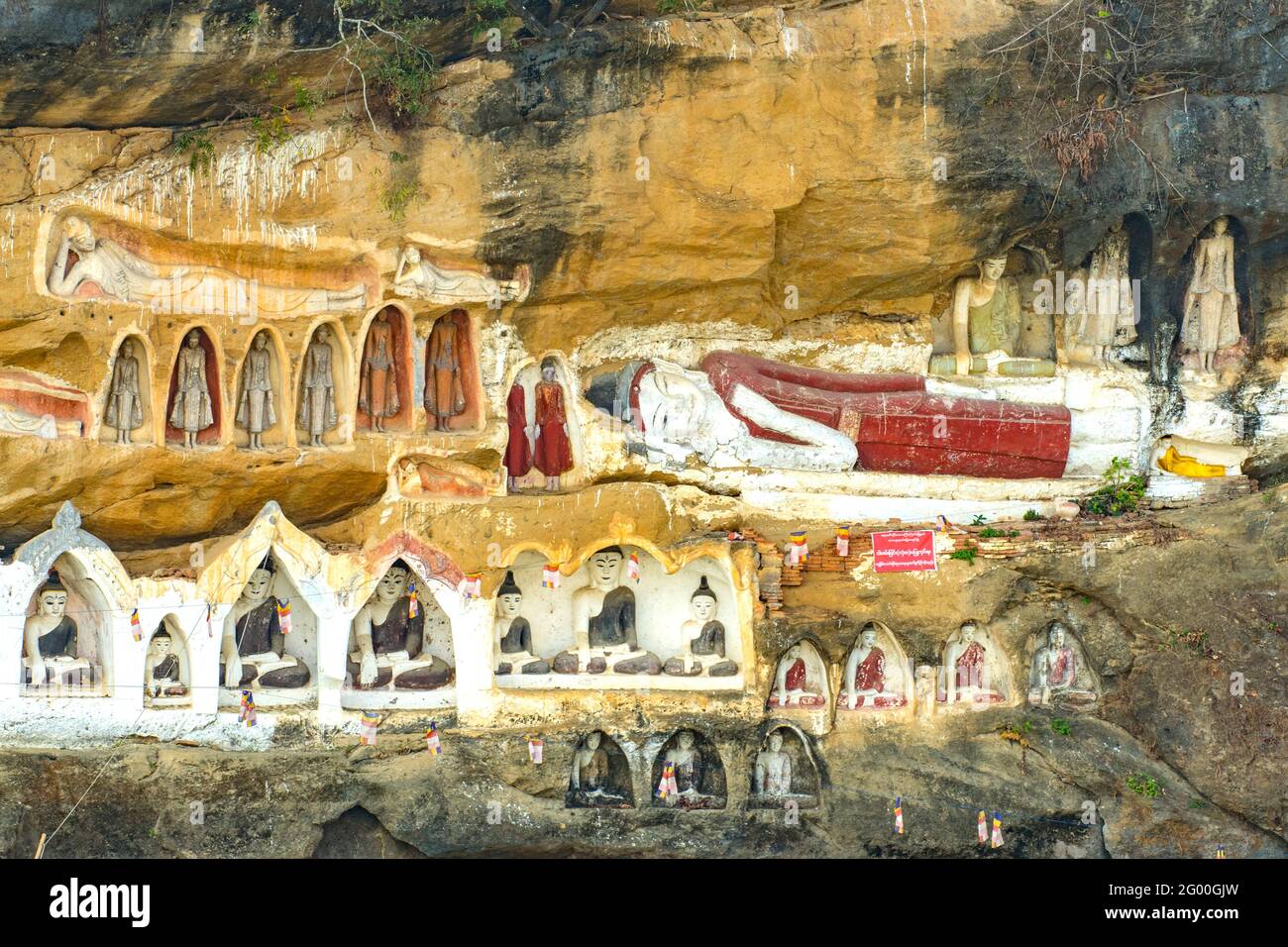 Buddhas in Cliff at Akauk Taung, Myanmar Stock Photo - Alamy