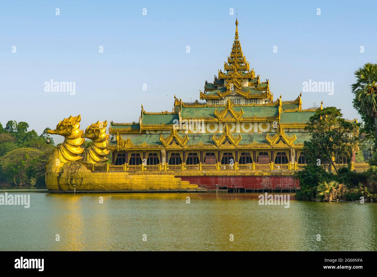 Royal barge myanmar hi-res stock photography and images - Alamy