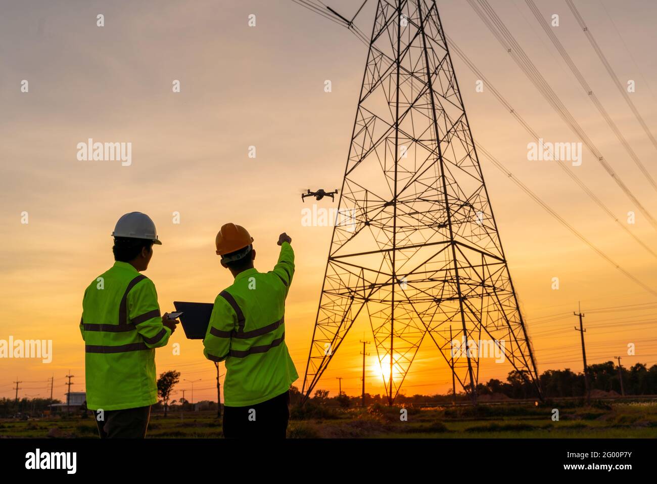 Transmission line maintenance hi-res stock photography and images - Alamy