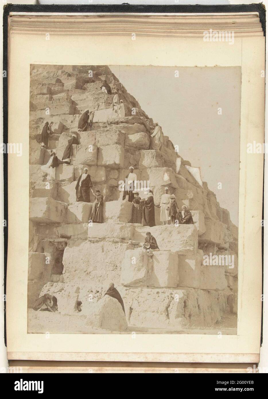 Three women climb a pyramid under local guidance; No (...) De La Grande ...
