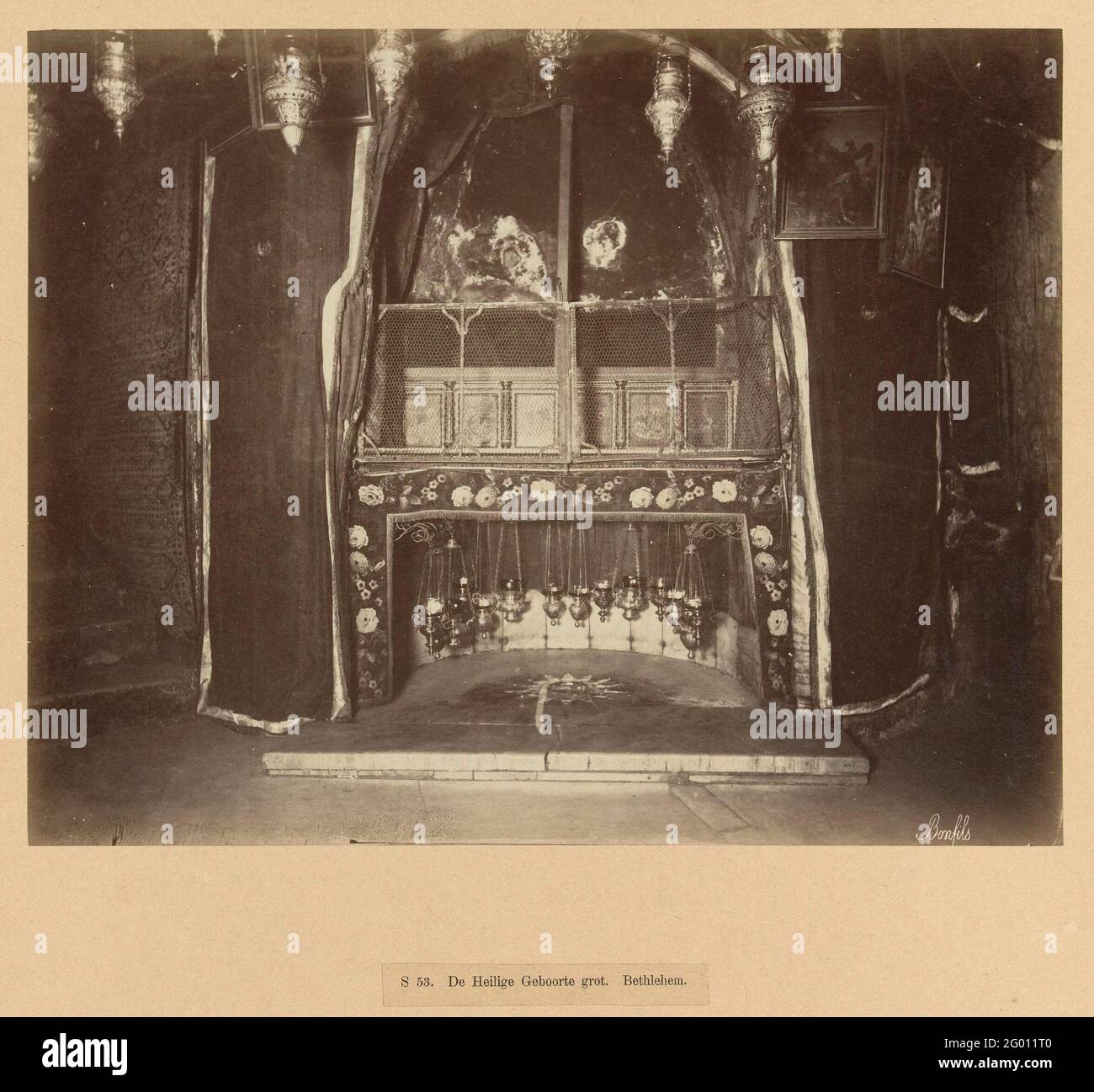 S 53. The Holy Birth Cave. Bethlehem; Bethleen No 1113 interior de l ...