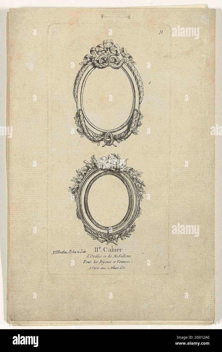 Two oval medallions designs hi-res stock photography and images - Alamy