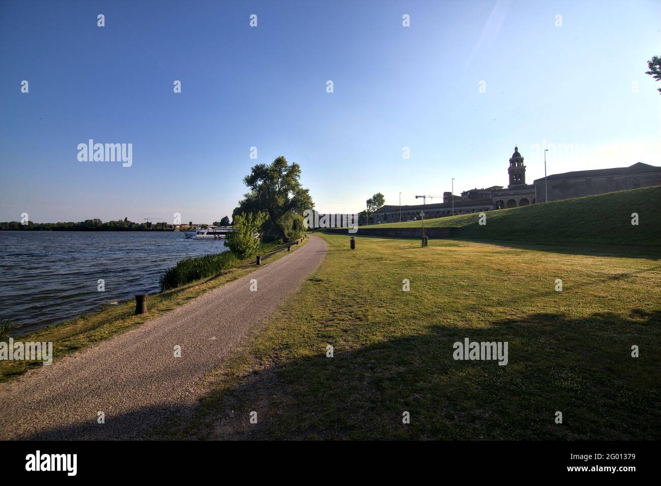 Summer sunset colours hi-res stock photography and images - Alamy