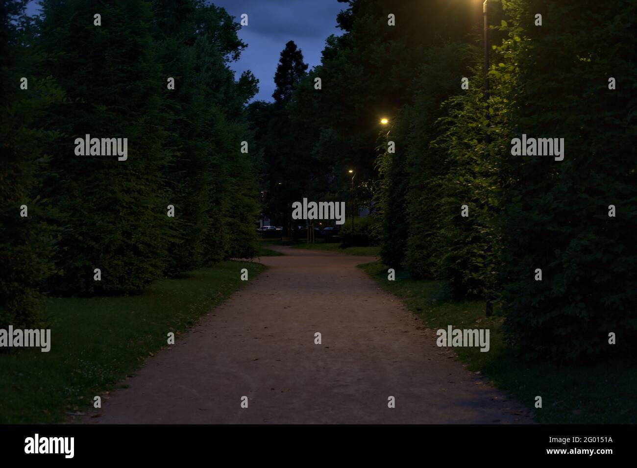Dark gravel path hi-res stock photography and images - Alamy