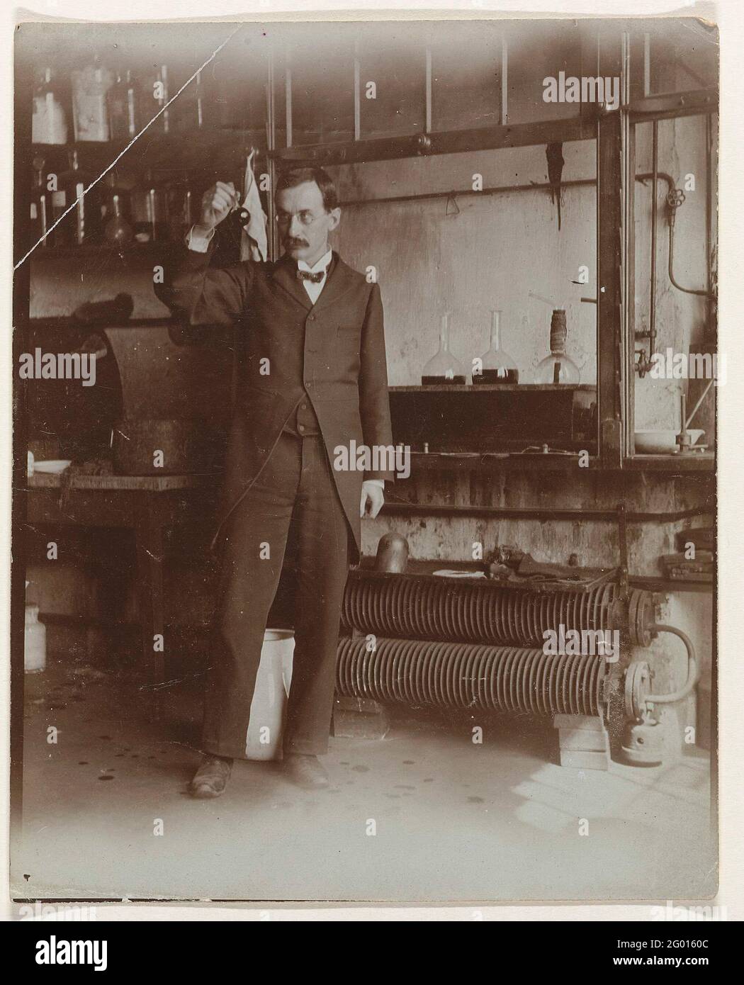 Standing man in a laboratory Stock Photo - Alamy