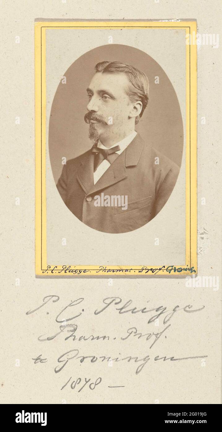 Pharm prof hi-res stock photography and images - Alamy