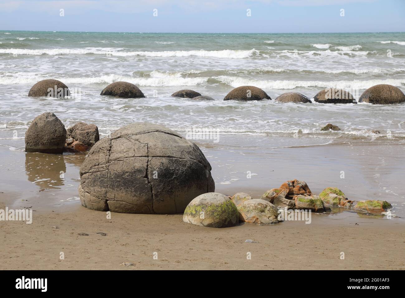 Moeraki Boulders / Moeraki Boulders Stock Photo - Alamy