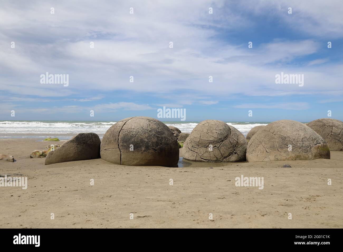Moeraki Boulders / Moeraki Boulders Stock Photo - Alamy