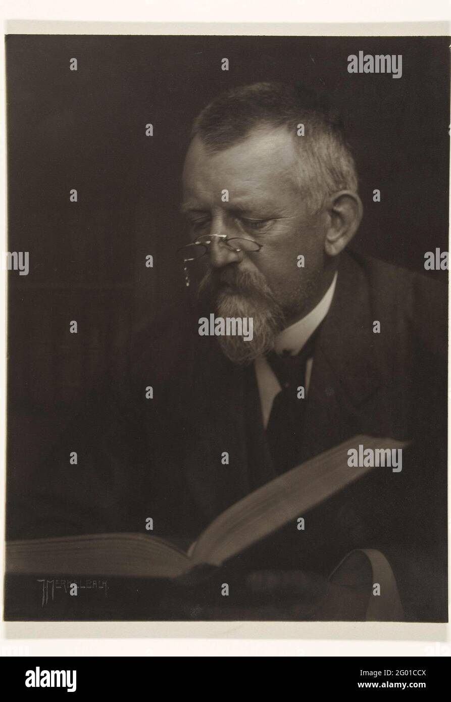 Mr schutte hi-res stock photography and images - Alamy