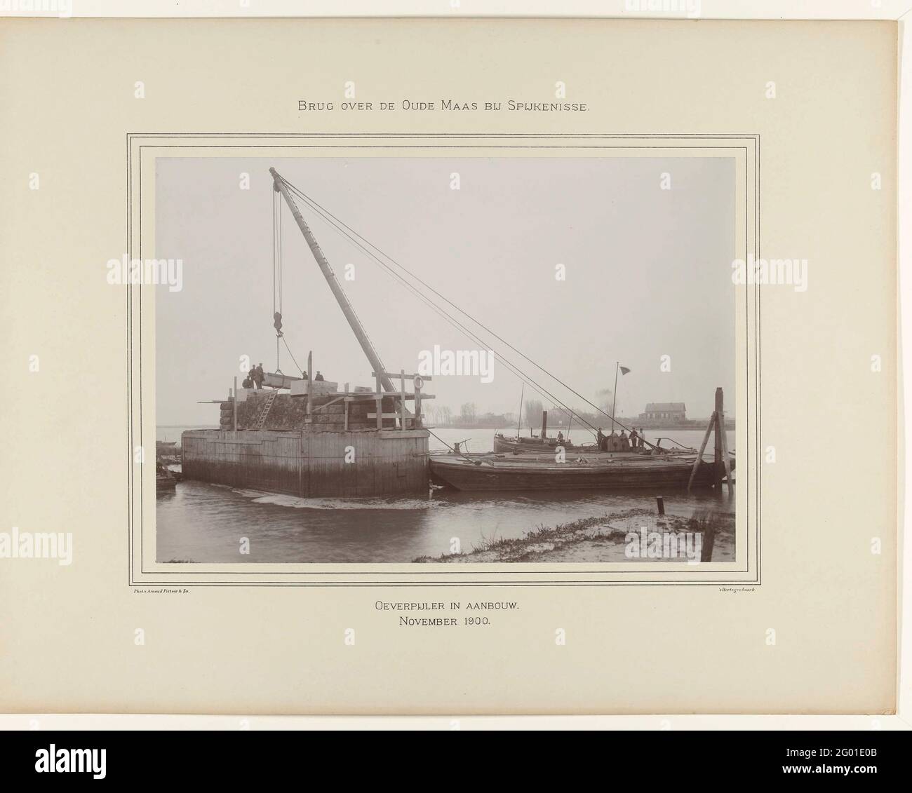 Construction of the bank pier in front of the bridge over the Oude Maas ...