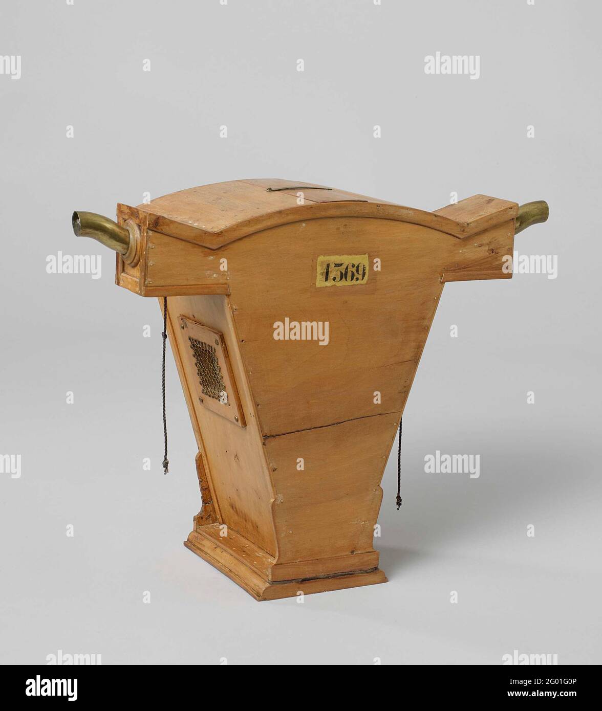 Model or a fan. Model of a fan working as a double bellows. Part of the ...