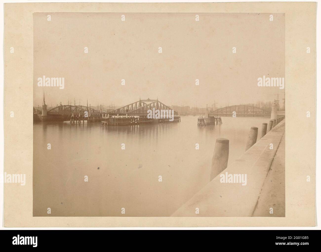 Old queen bridge over the railway port in Rotterdam Stock Photo - Alamy