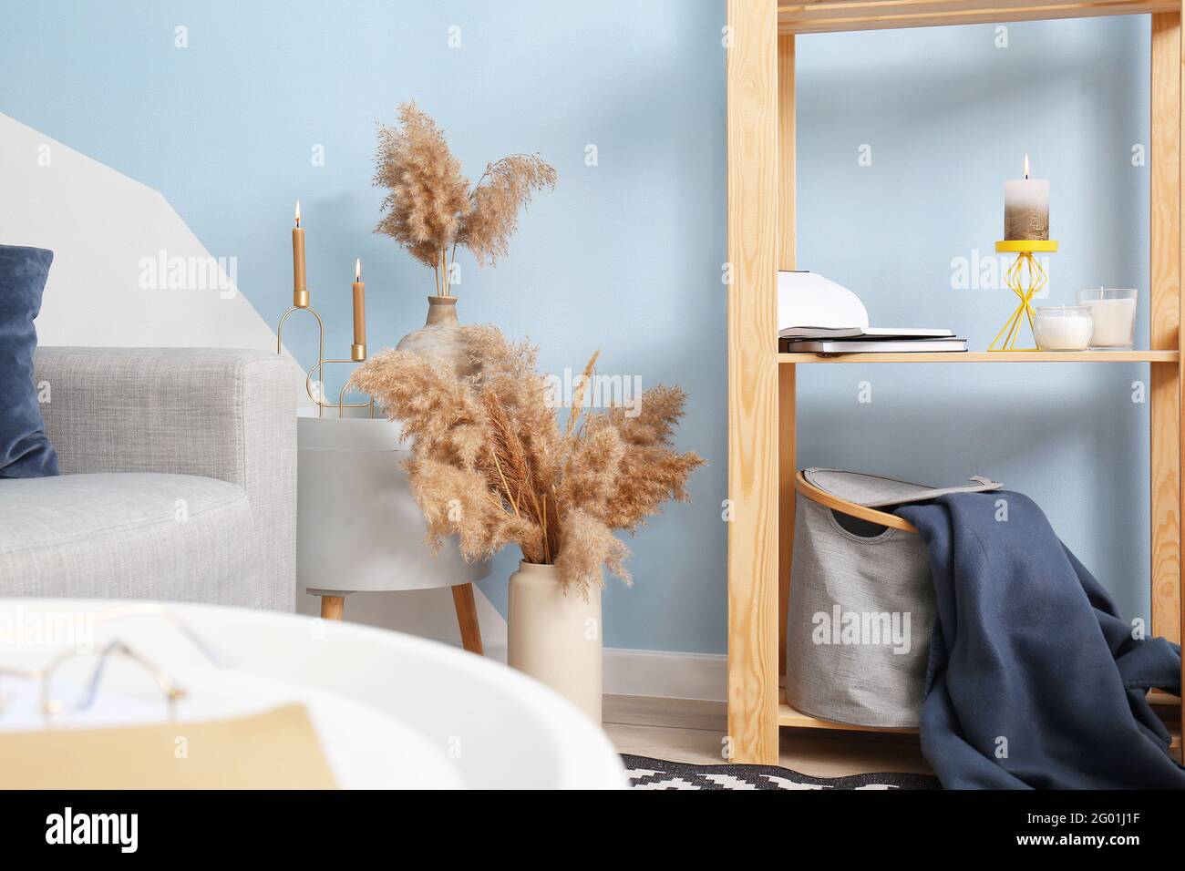 Romantic book shelf hi-res stock photography and images - Alamy