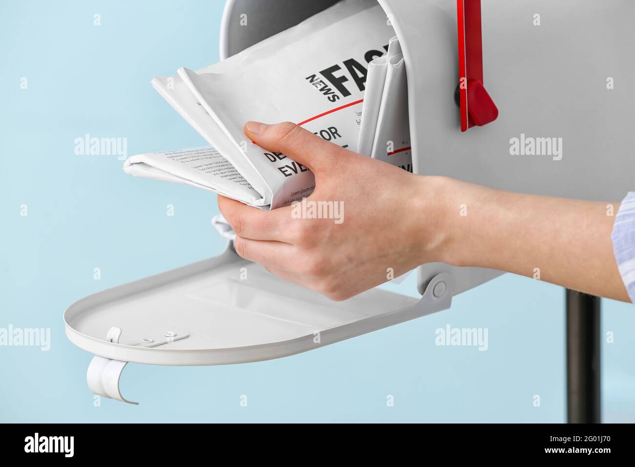 Newspaper delivery woman hi-res stock photography and images - Alamy