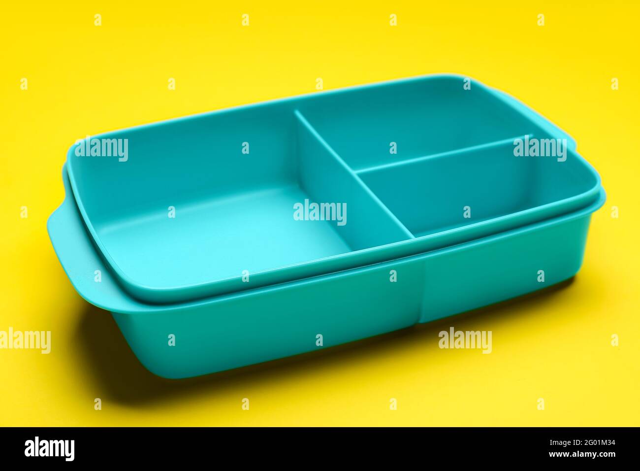Empty school lunchbox on color background Stock Photo - Alamy