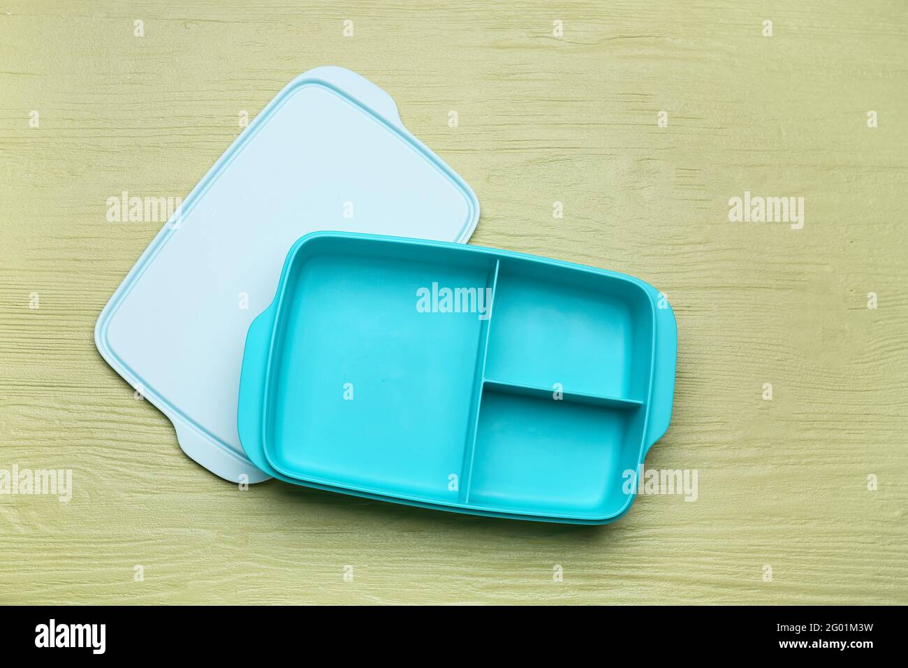 School child carry lunchbox hi-res stock photography and images - Alamy