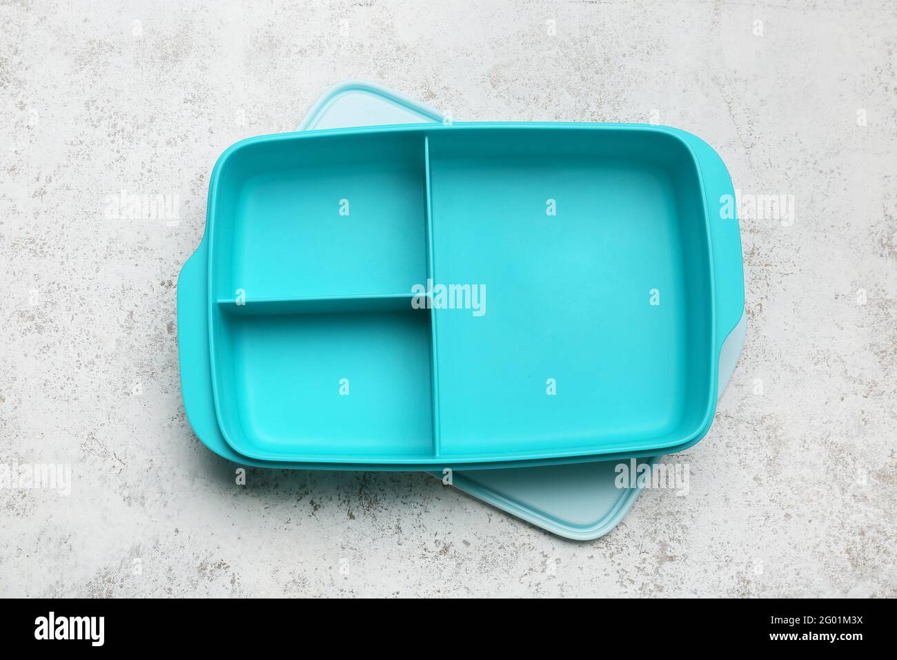 Empty school lunchbox on light background Stock Photo - Alamy