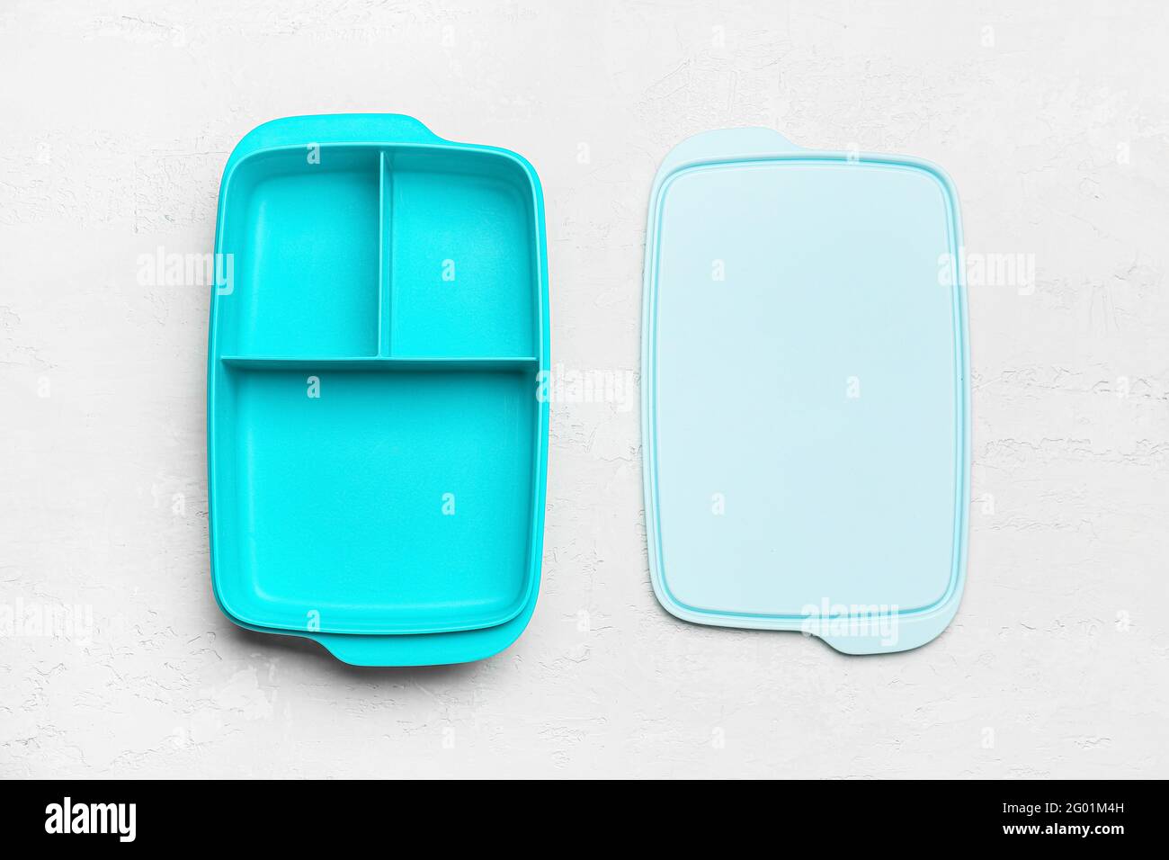 Empty school lunchbox on light background Stock Photo - Alamy