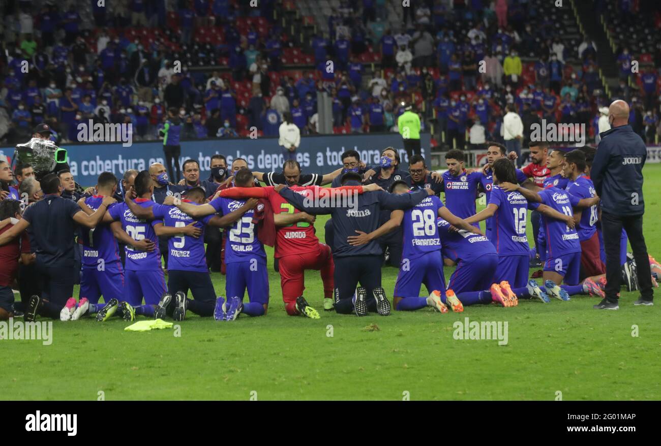 Cruz Azul Soccer Players Celebrate High Resolution Stock Photography ...