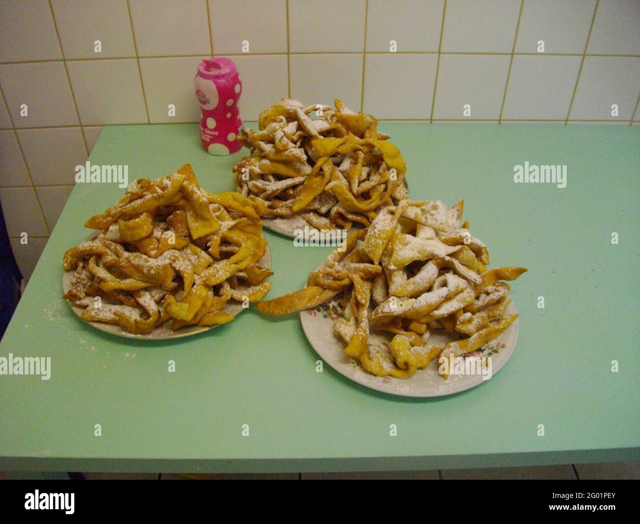 Chrust hi-res stock photography and images - Alamy