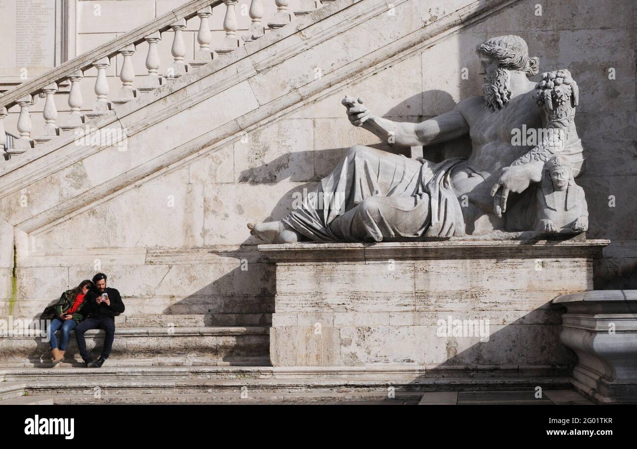 Romantic statue rome hi-res stock photography and images - Alamy