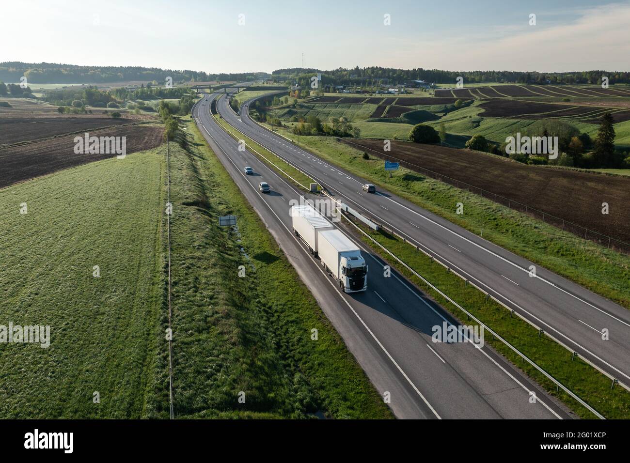 Truck on the highway hi-res stock photography and images - Alamy