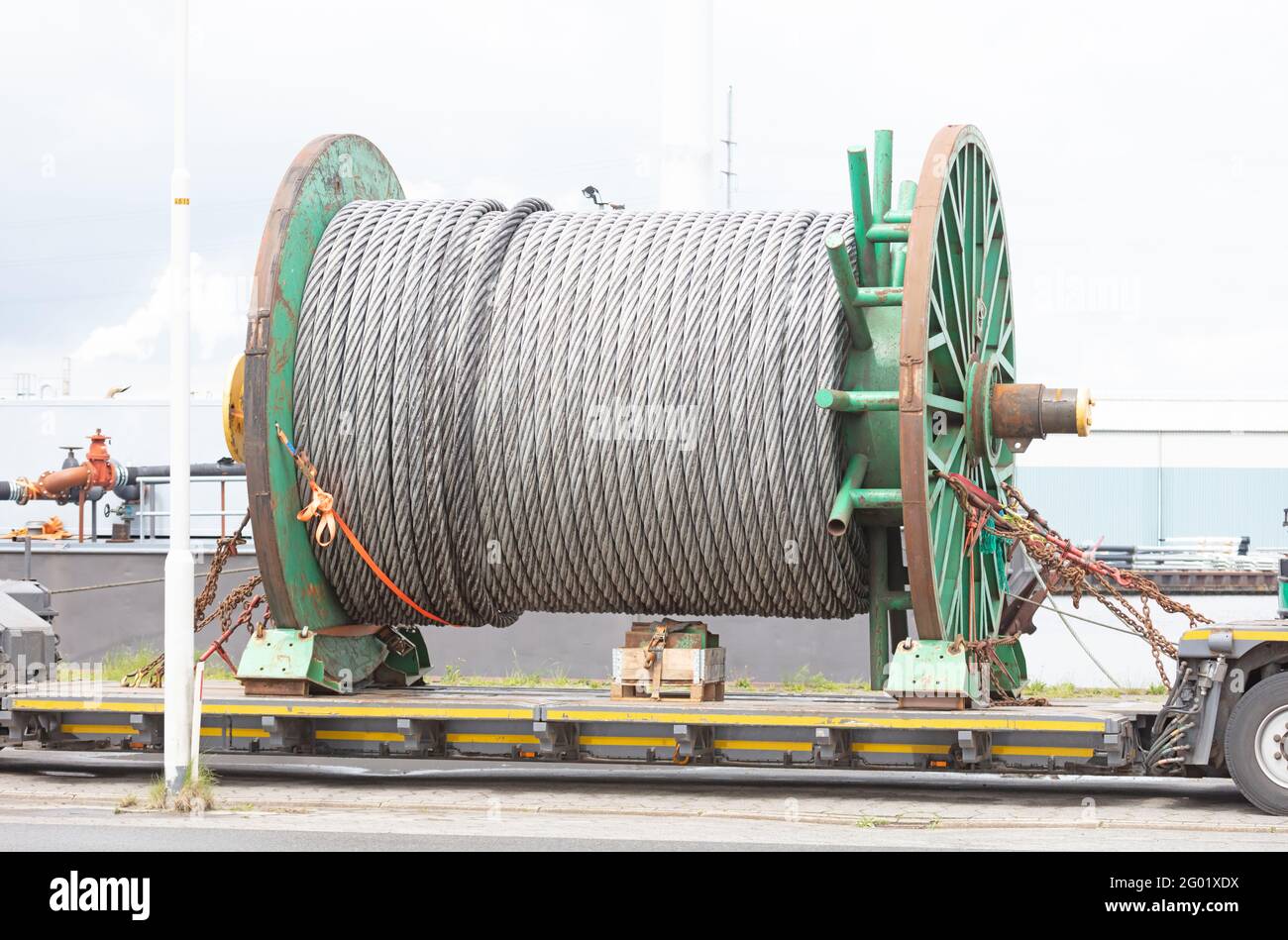 Stranded cable hi-res stock photography and images - Alamy