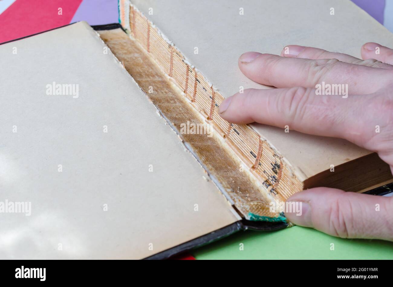 Hardcover book up right hi-res stock photography and images - Alamy