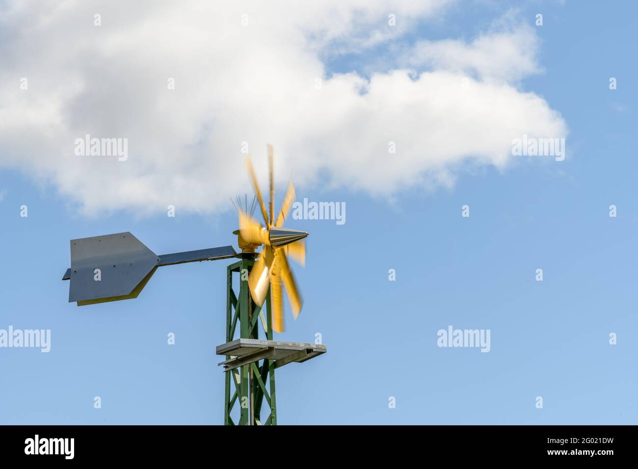 Windmill wheel wind rural hi-res stock photography and images - Alamy