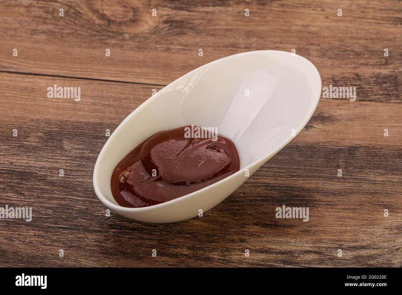 Traditional tomato Barbicue sauce in the bowl Stock Photo - Alamy