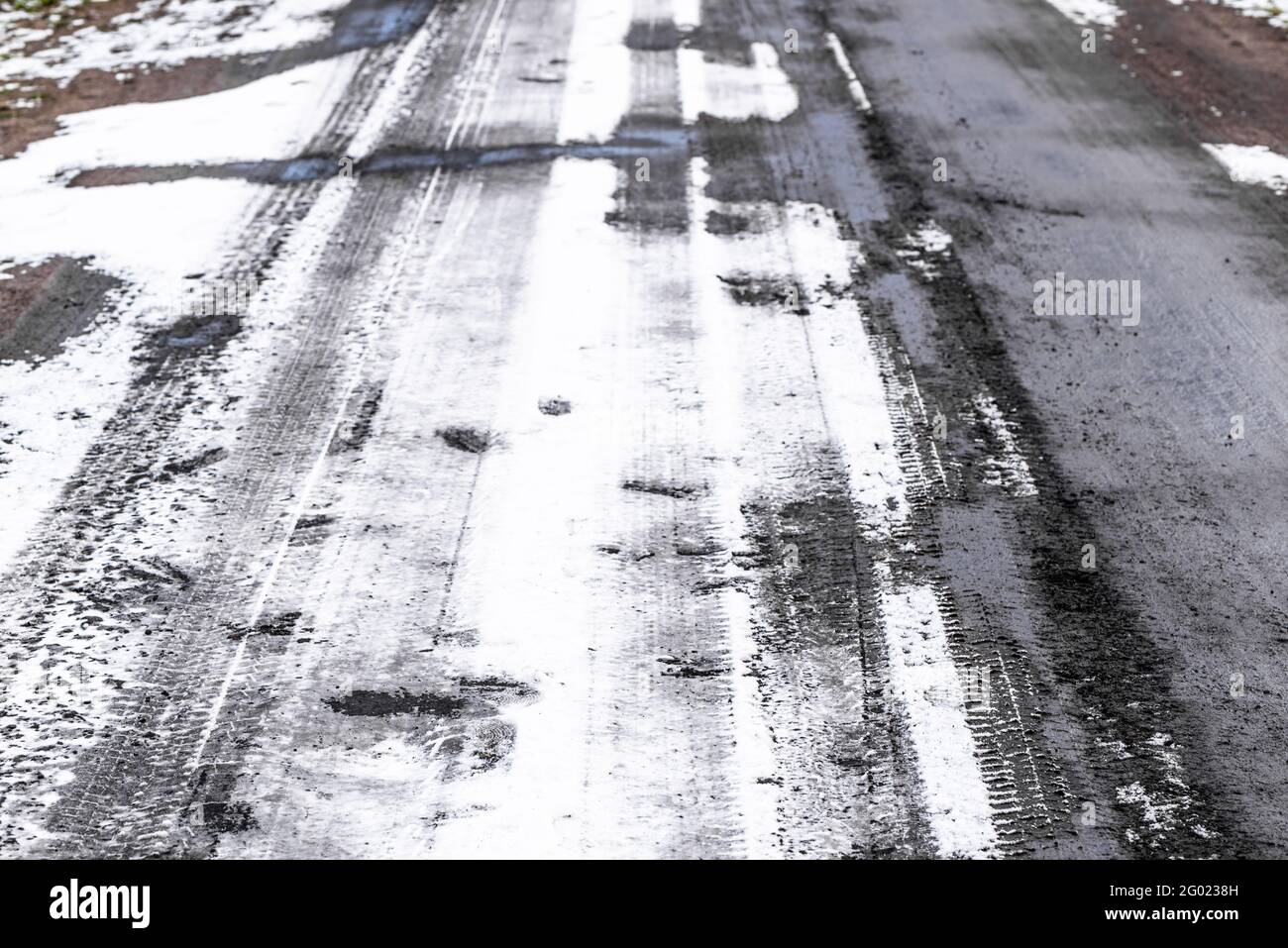 Mud and snow tyre hi-res stock photography and images - Alamy