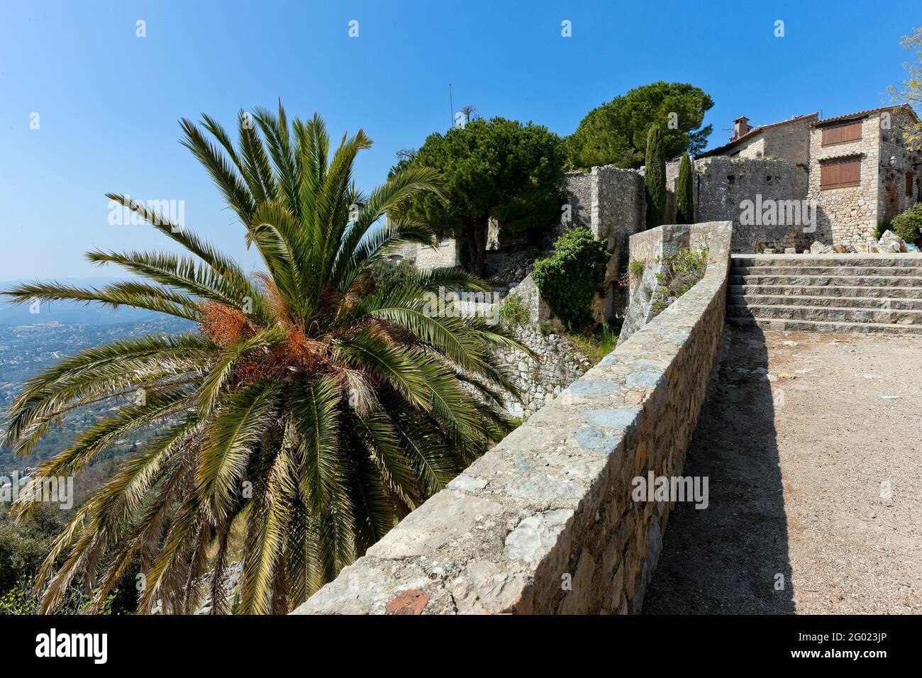 FRANCE, PACA, ALPES-MARITIMES, 06,COTE D'AZUR,CABRIS VILLAGE Stock ...