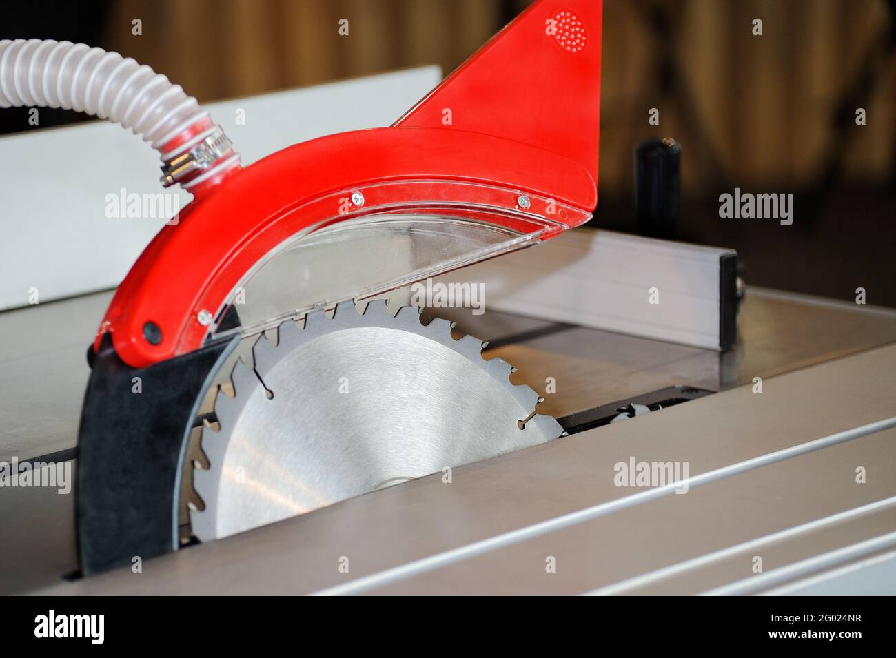 Circular blade ready for woodwork close up Stock Photo - Alamy