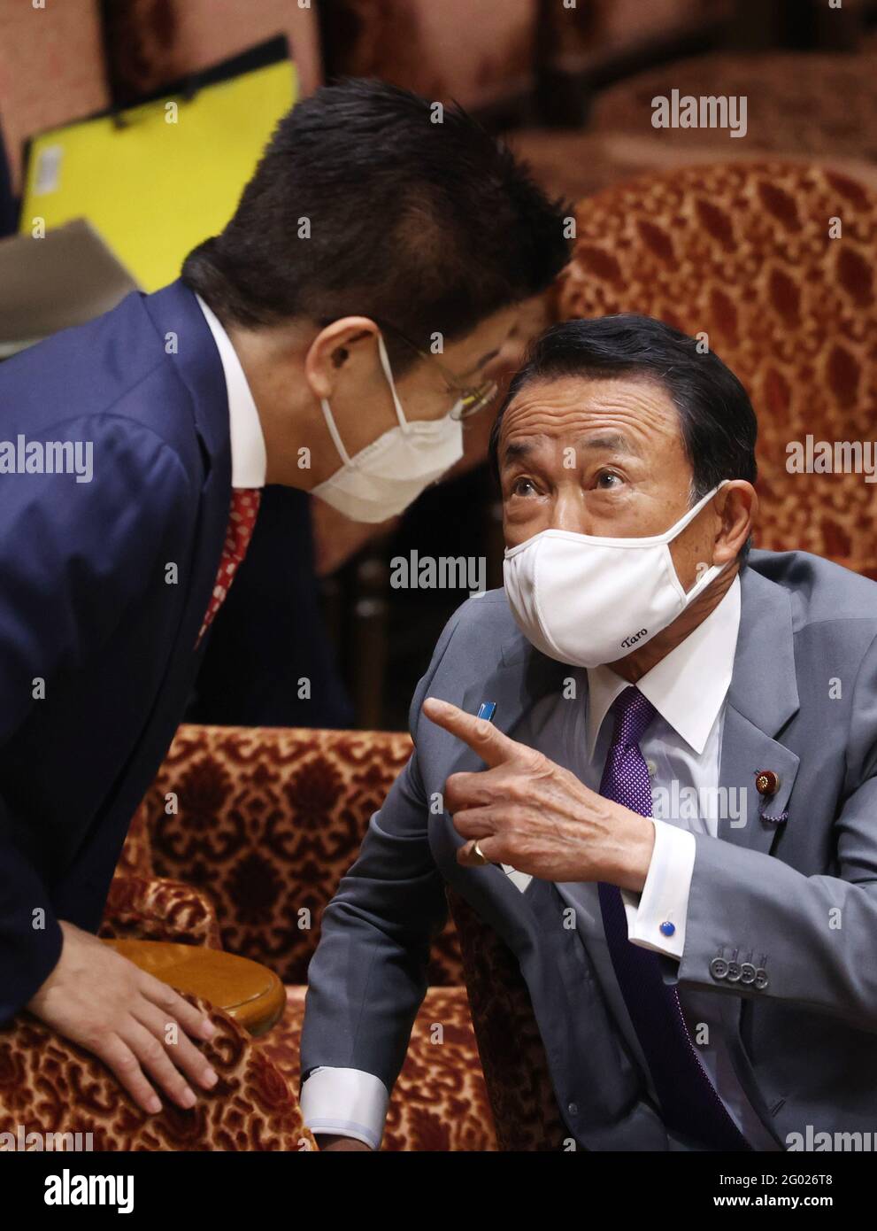 L r japanese finance minister taro hi-res stock photography and images ...