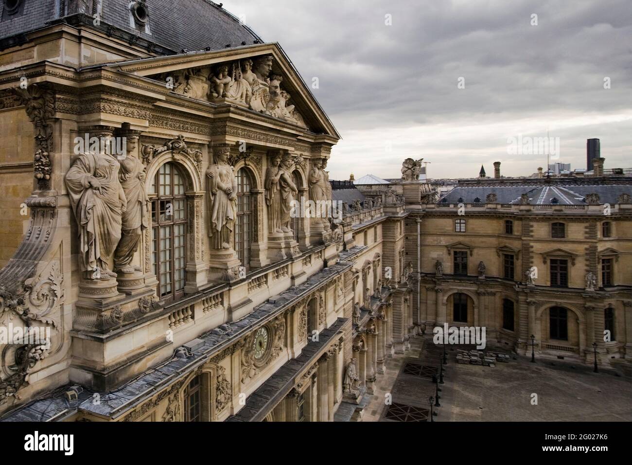 FRANCE. PARIS (75) VIEW FROM THE FRONT NORTH OF THE LOUVRE MUSEUM Stock ...
