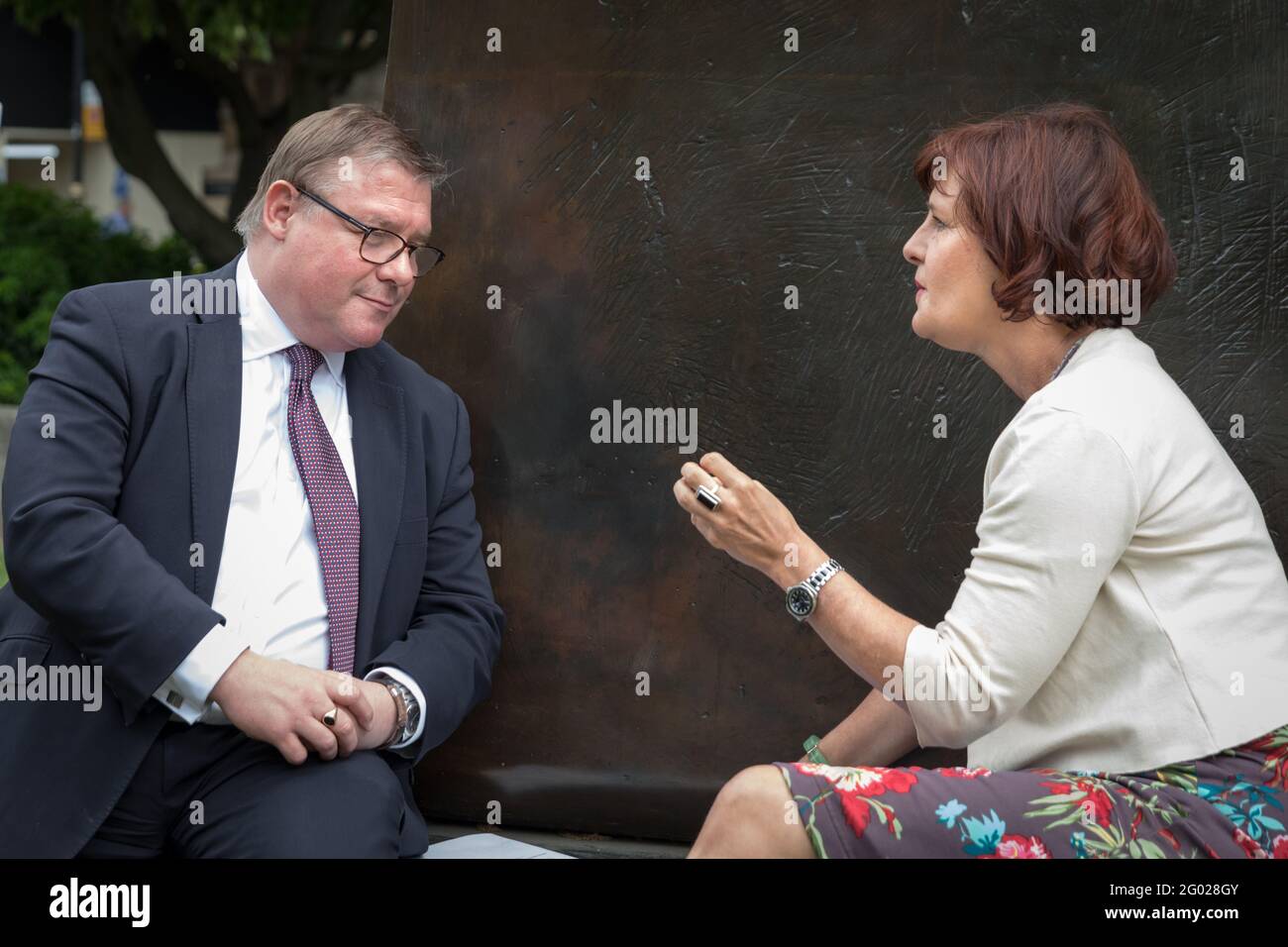 Ard german television hi-res stock photography and images - Alamy