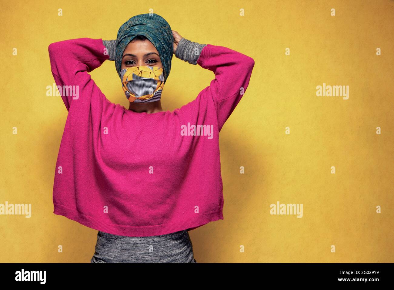 Yellow turban hi-res stock photography and images - Alamy