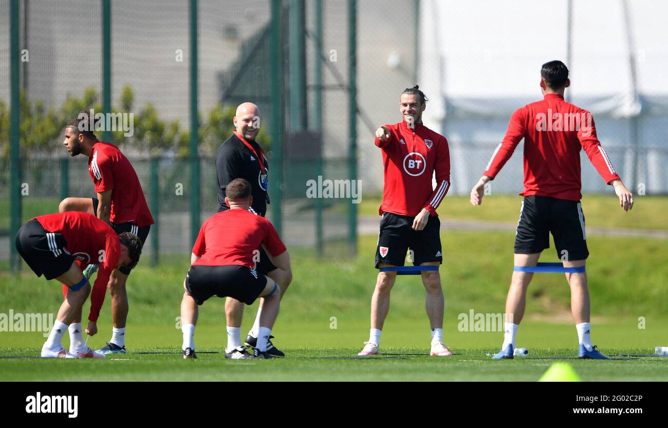 Robert page gareth bale hi-res stock photography and images - Alamy