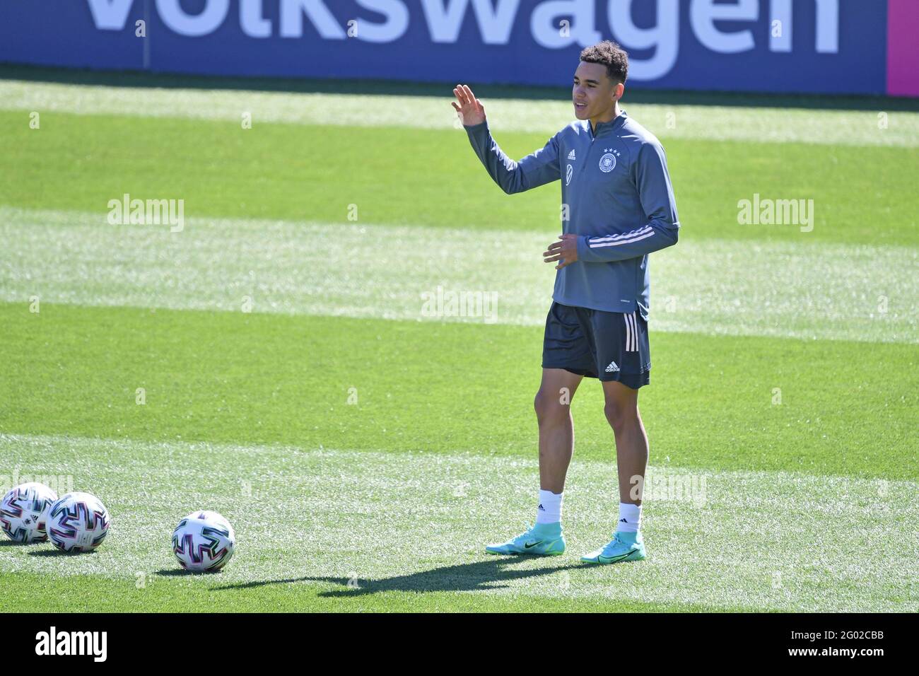 Jamal musiala body hi-res stock photography and images - Alamy