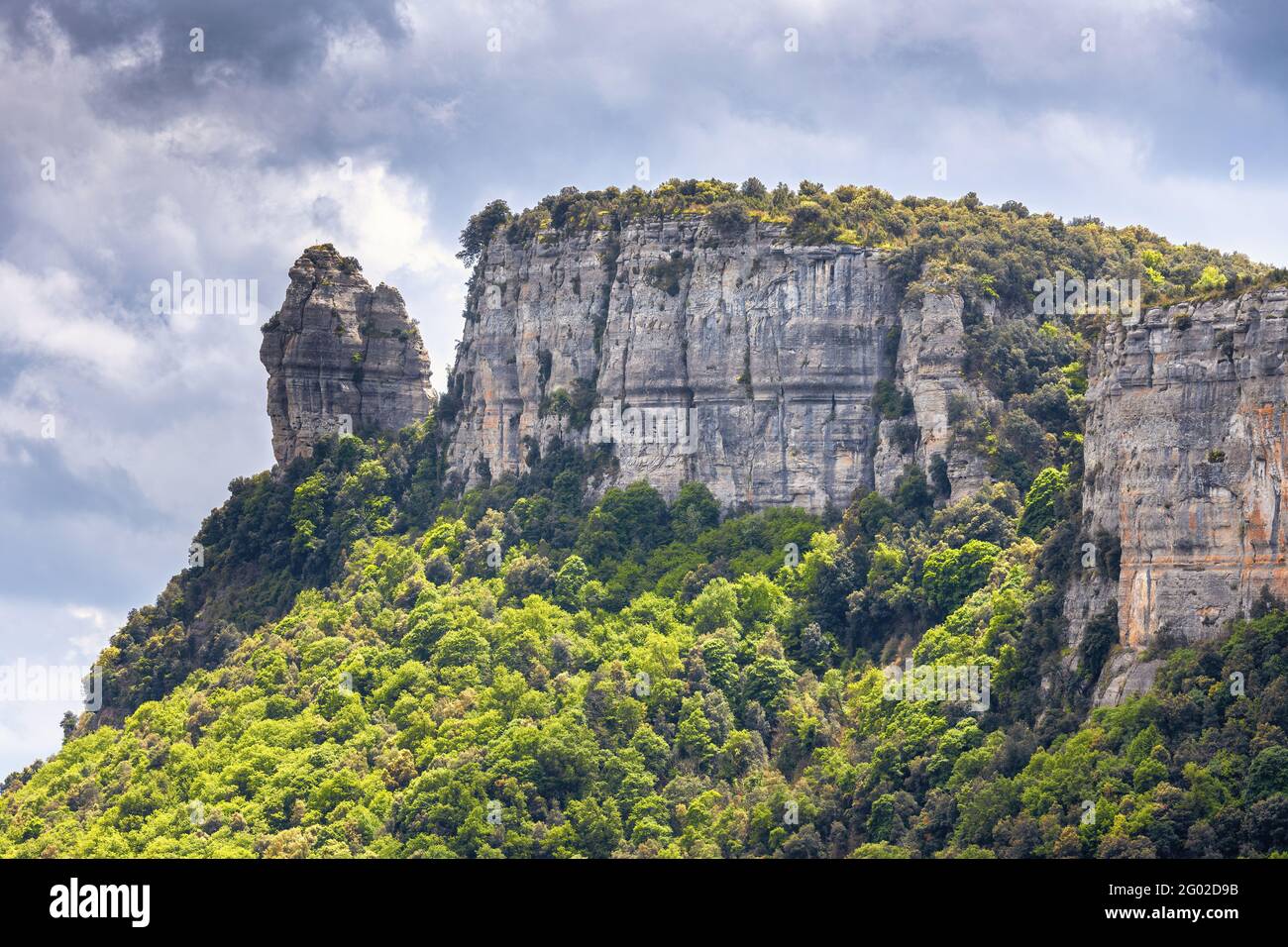 Nice valley hi-res stock photography and images - Alamy