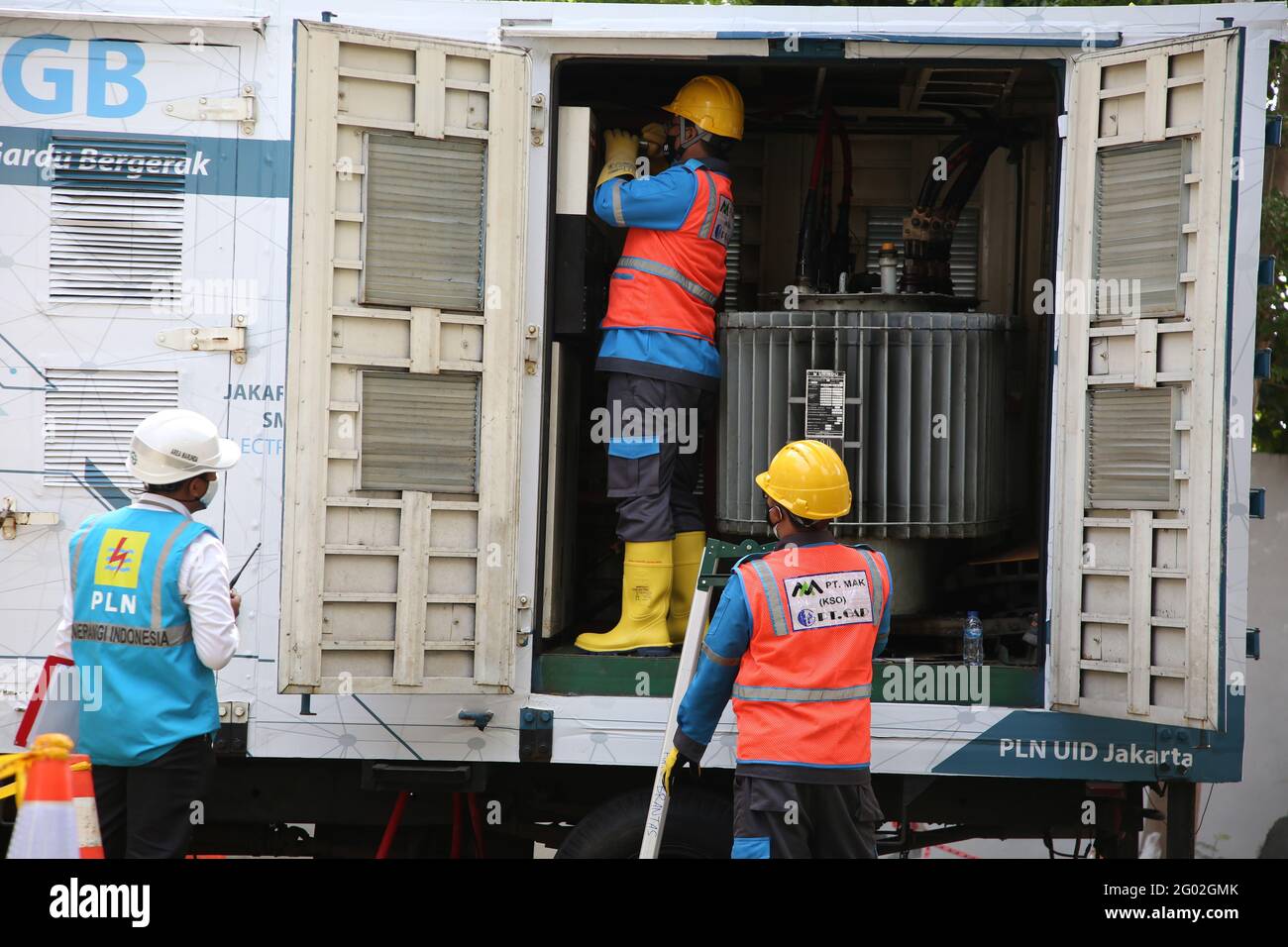 Mobile substation units hi-res stock photography and images - Alamy