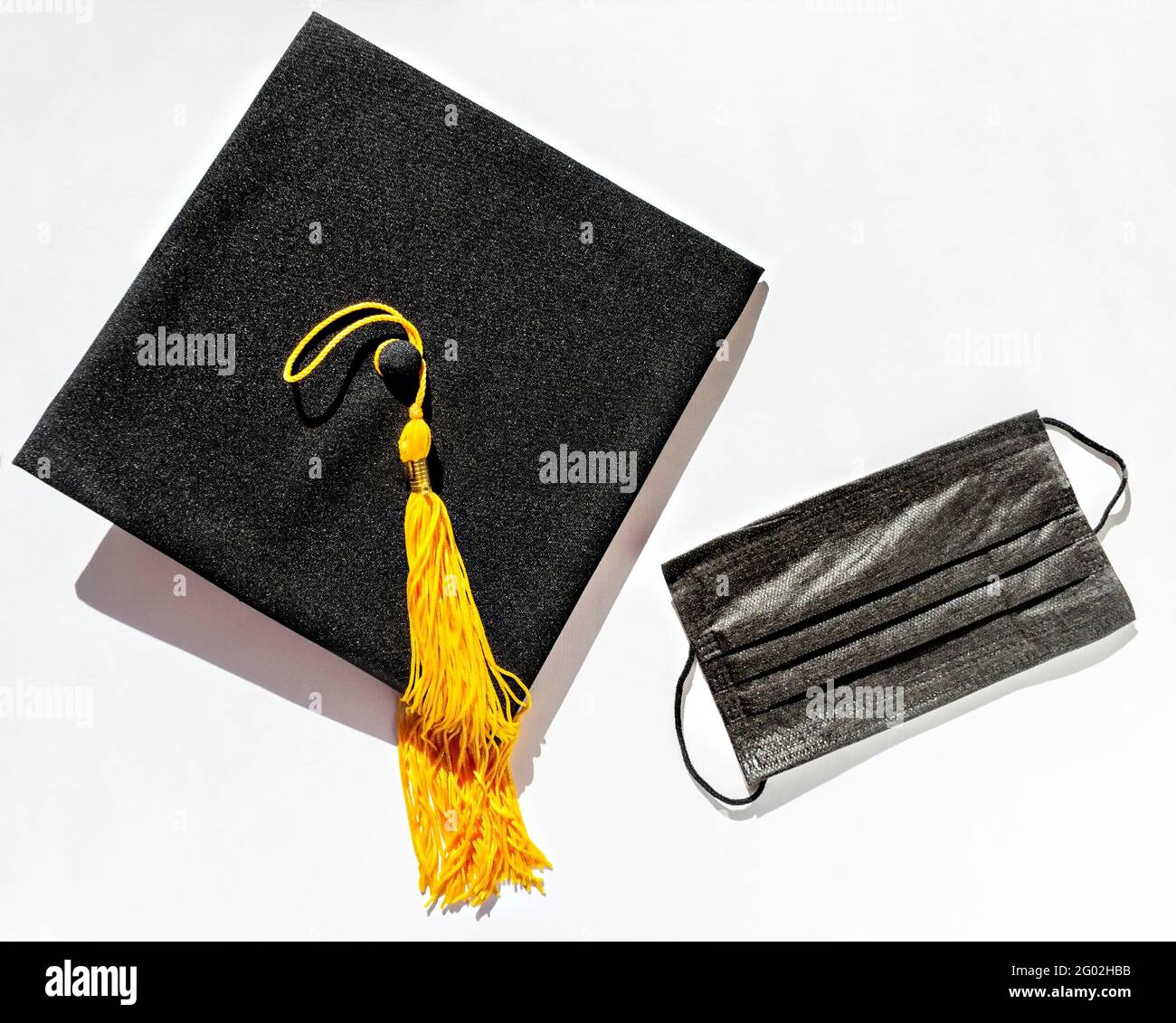 Graduation cap and scroll hi-res stock photography and images - Alamy