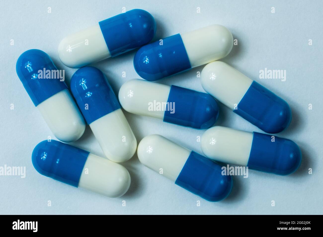 Medical capsule hi-res stock photography and images - Alamy