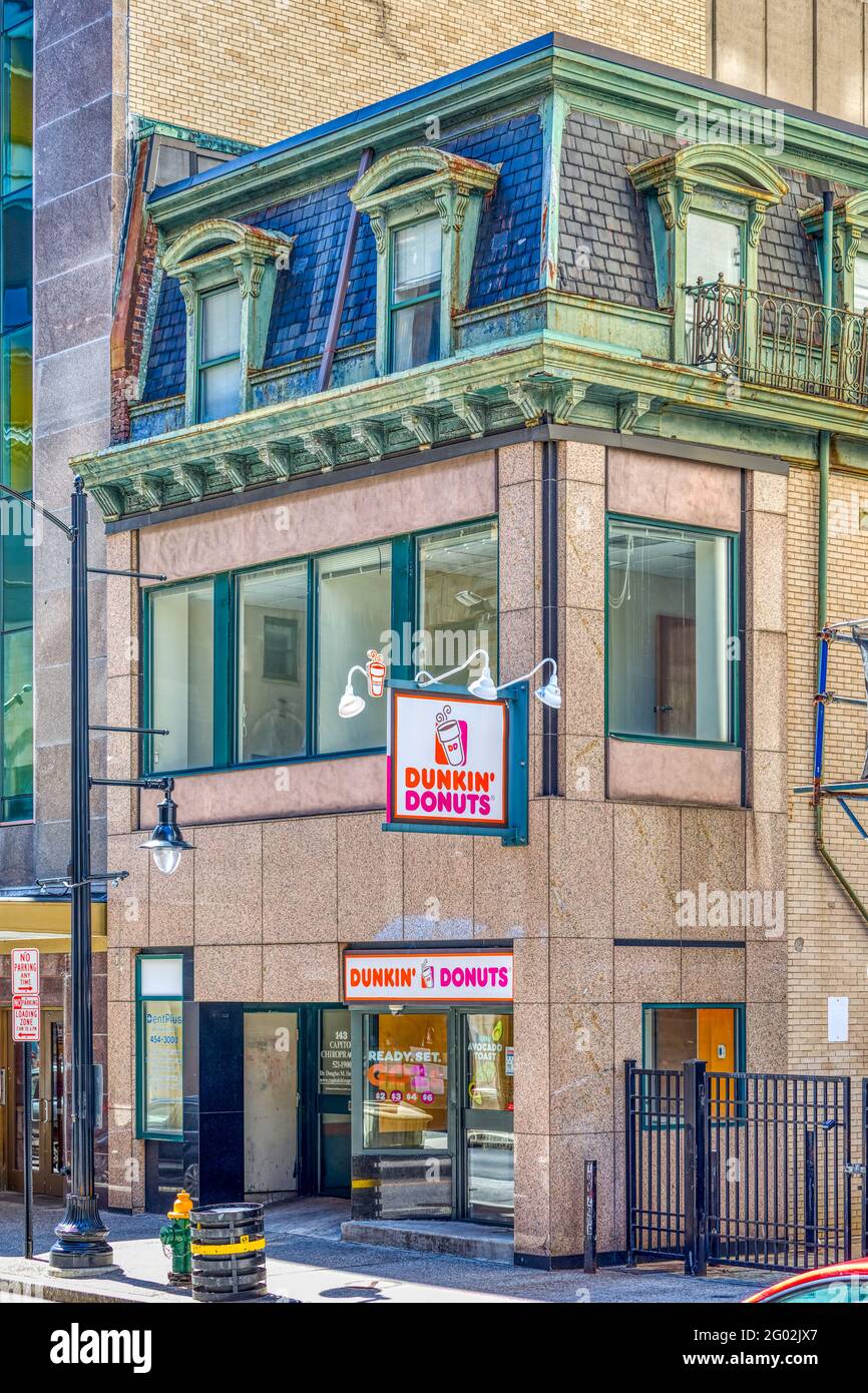 Low rise commercial building hi-res stock photography and images - Alamy