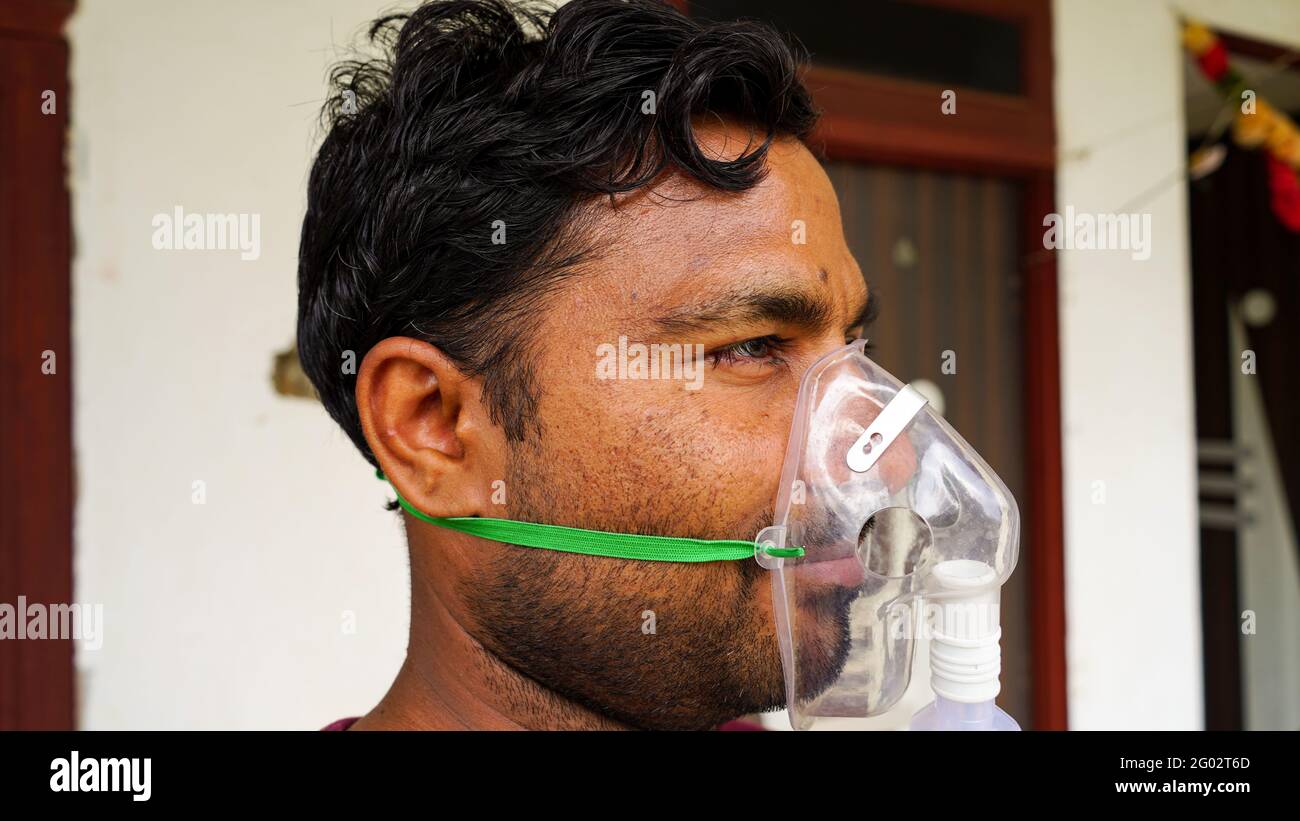 Oxygen concentrator hi-res stock photography and images - Alamy