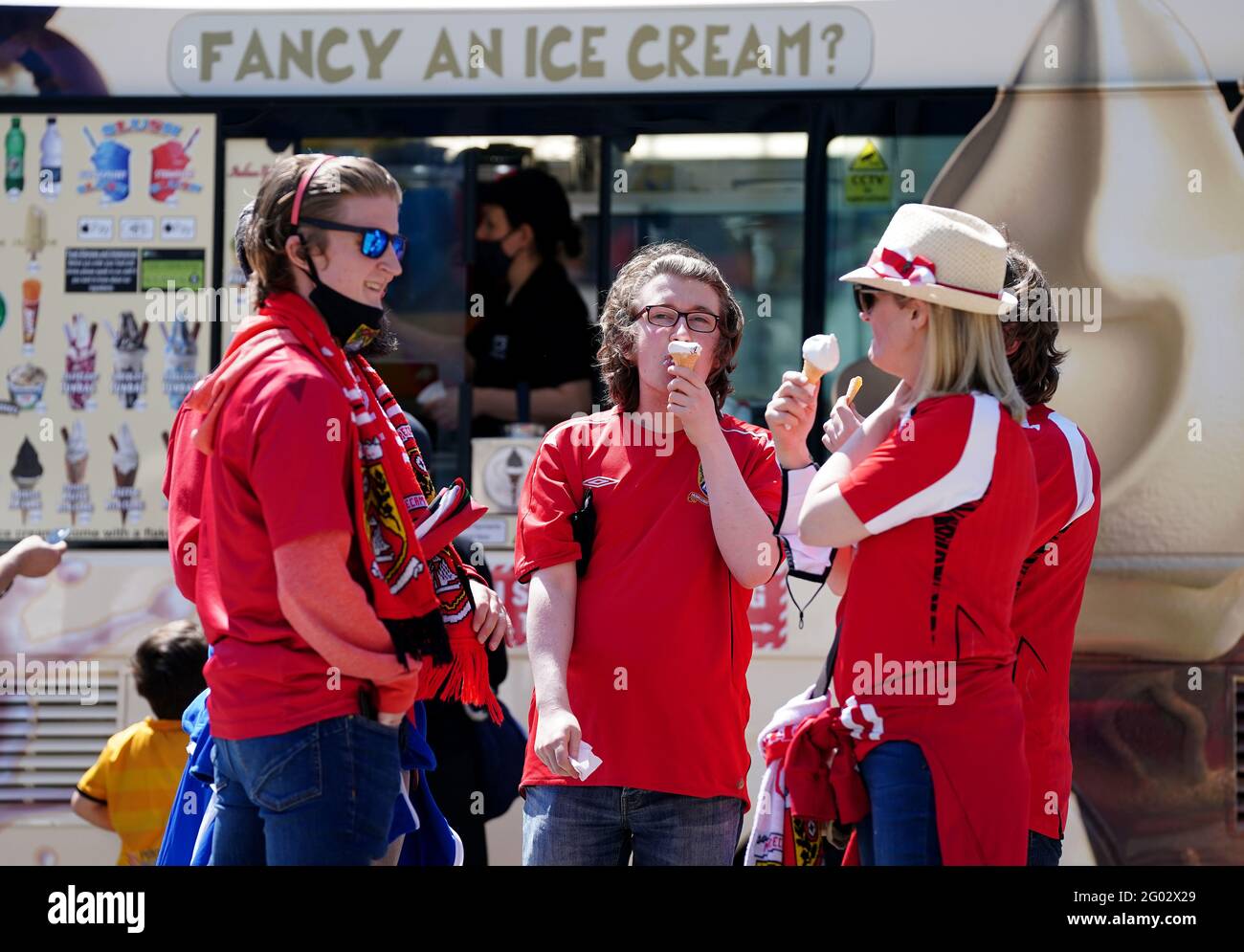 Football fans ice cream hi-res stock photography and images - Alamy